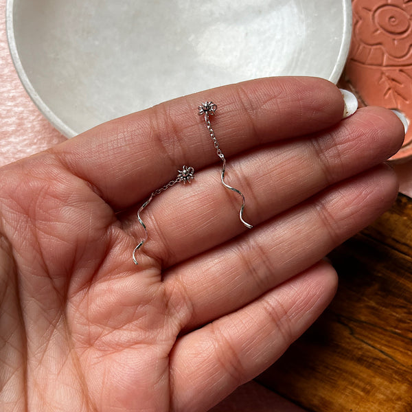 Wired Flower Curly Chain Earrings – Gypsy Maal