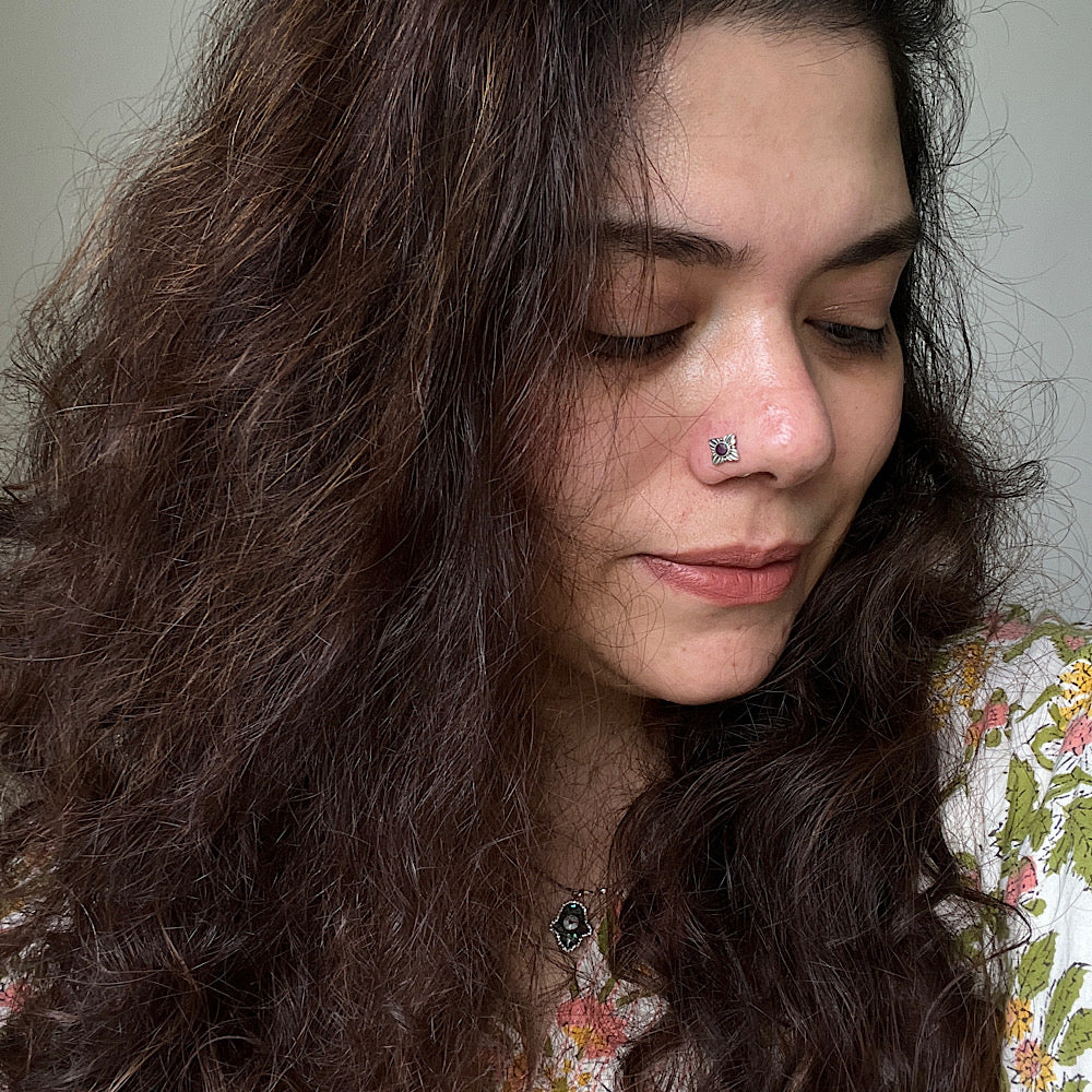 Flower Petals Nose Pin (ruby) – Gypsy Maal