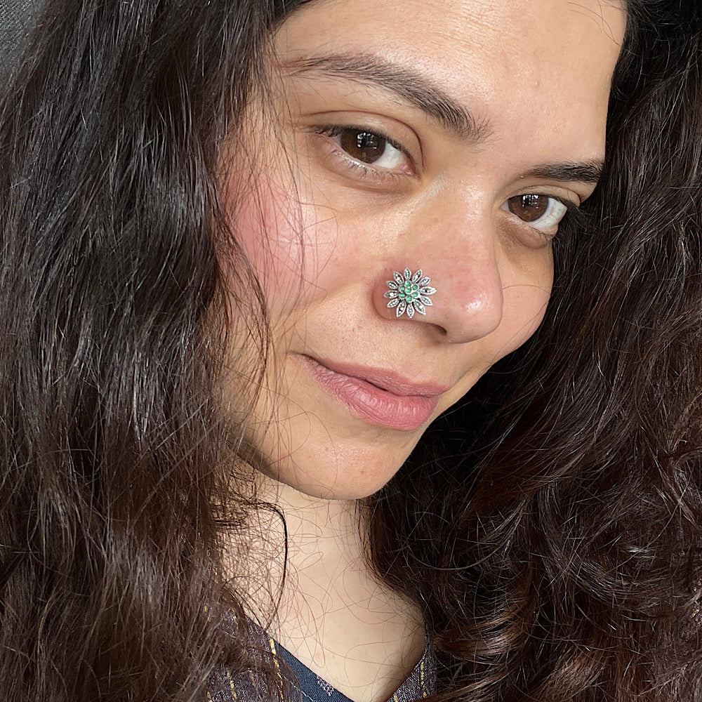 Emerald Bloomed Flower Nose Pin – Gypsy Maal