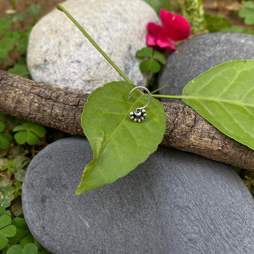 Tiny Crescent Moon Nose Pin – Gypsy Maal